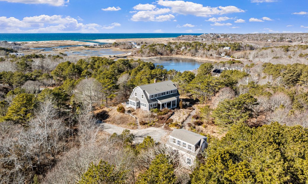 Handsome Colonial Home In The South In Wellfleet, Massachusetts, United ...