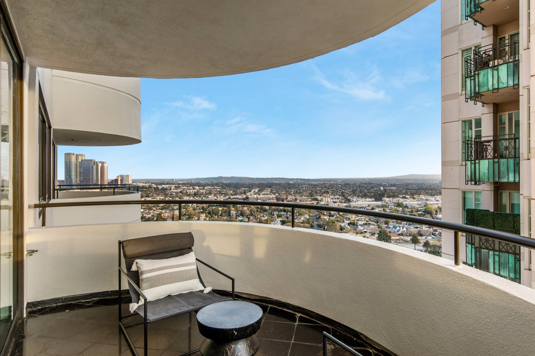 Corner Condo At The Iconic In Los Angeles, California, United States ...