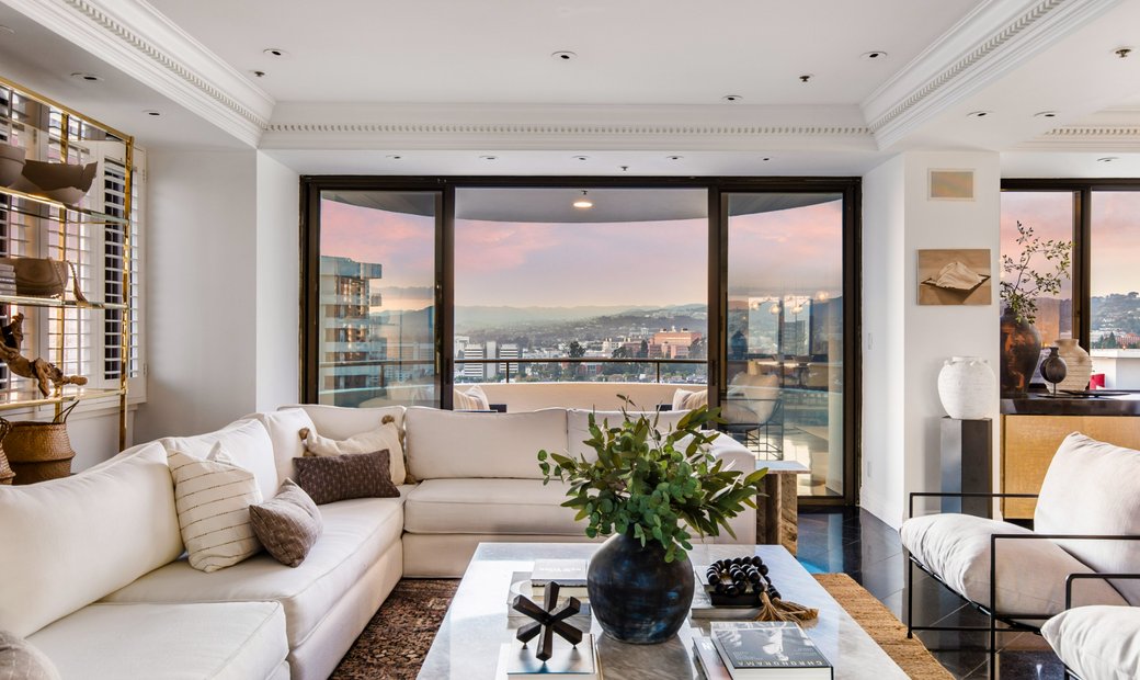 Corner Condo At The Iconic In Los Angeles, California, United States ...