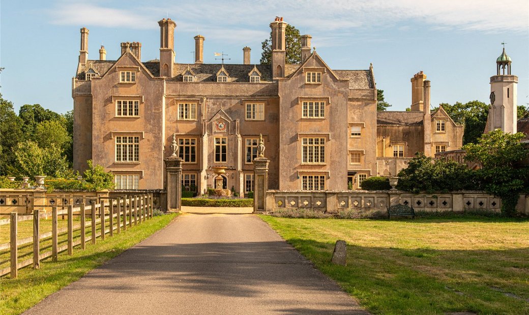 4 Bedroom House For Sale In Hurn In Hurn, England, United Kingdom For ...