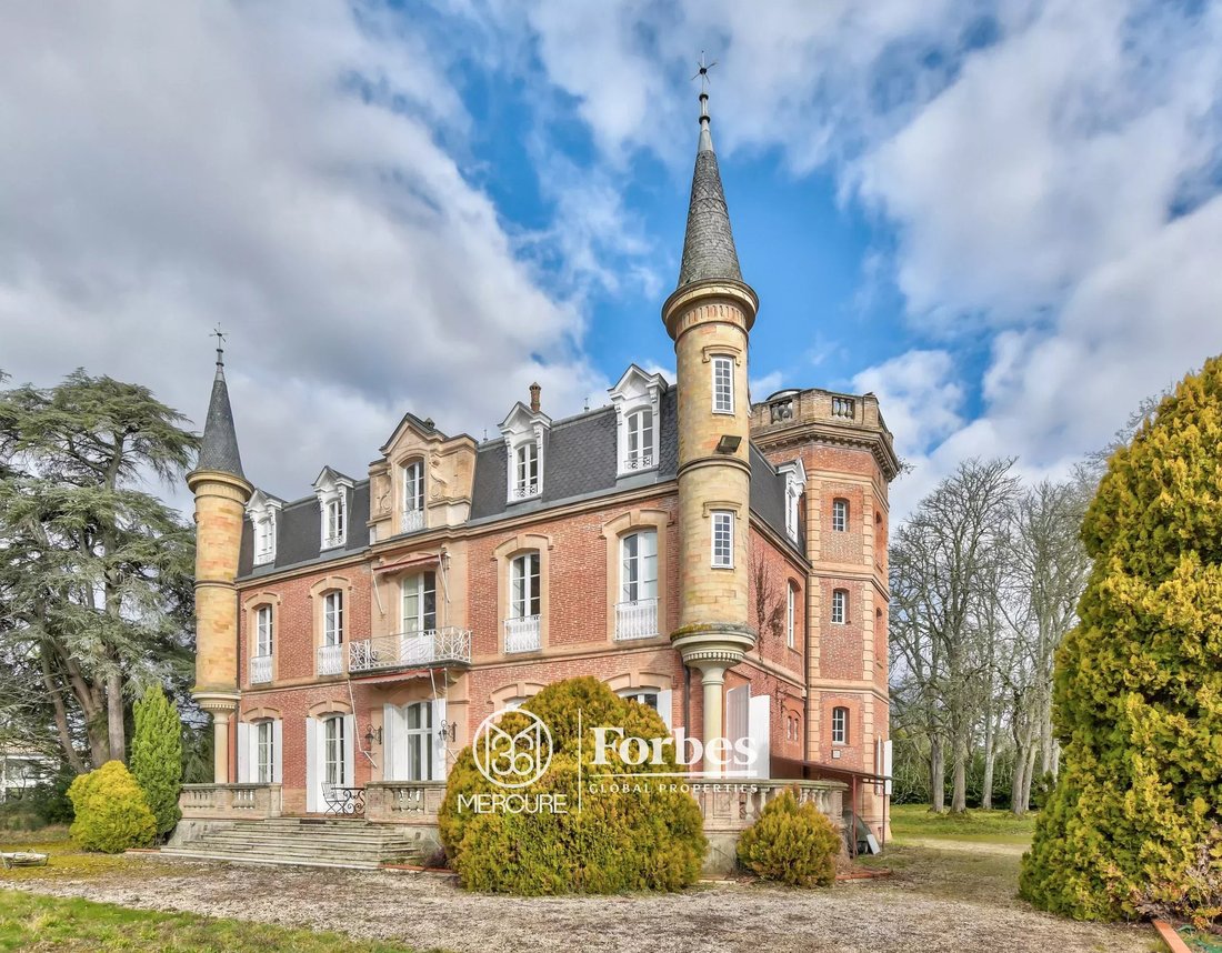 South Of France, Magnificent Château In Rouffiac Tolosan, Occitanie ...