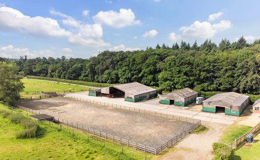 Luxury farm ranches for sale in Ringwood, England, United Kingdom ...