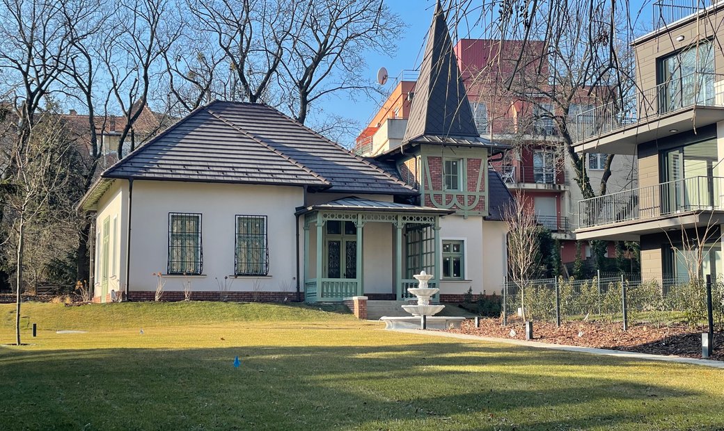 Renovated Villa Building In The 2nd District On Rózsadomb In Budapest ...