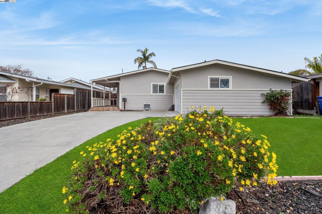 Tastefully Upgraded Home In Desirable In Newark, California, United ...