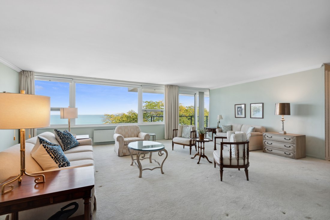 Luxury Lakefront Living In Wilmette, Illinois, United States For Sale ...
