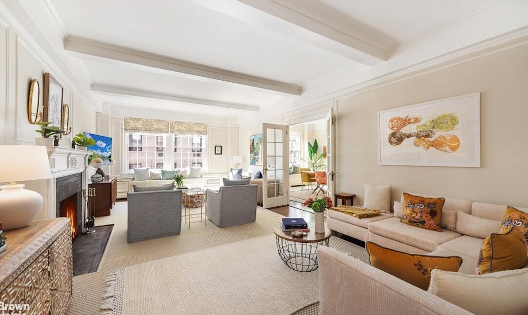 Classic Eight Room Residence In The Heart In New York, New York, United ...