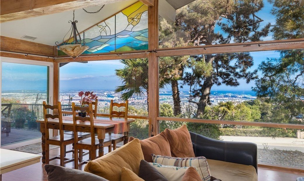 Single Level Mid Century Modern In Rolling Hills, California, United ...