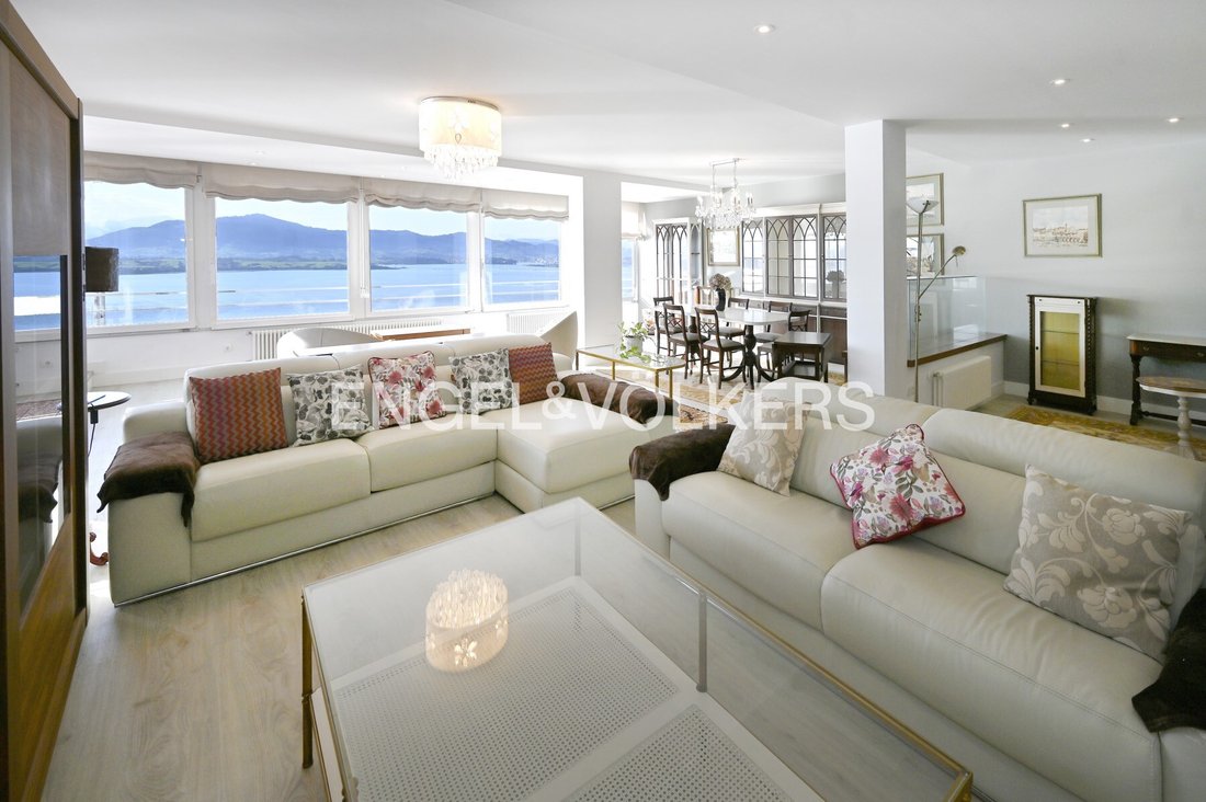 Excellent Renovated Luxury Apartment With Bay In Santander, Cantabria ...