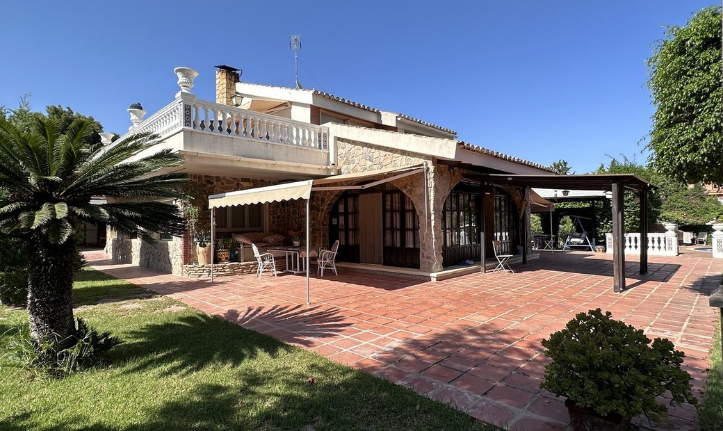 Elche Villa In Elx, Valencian Community, Spain For Sale (15258297)
