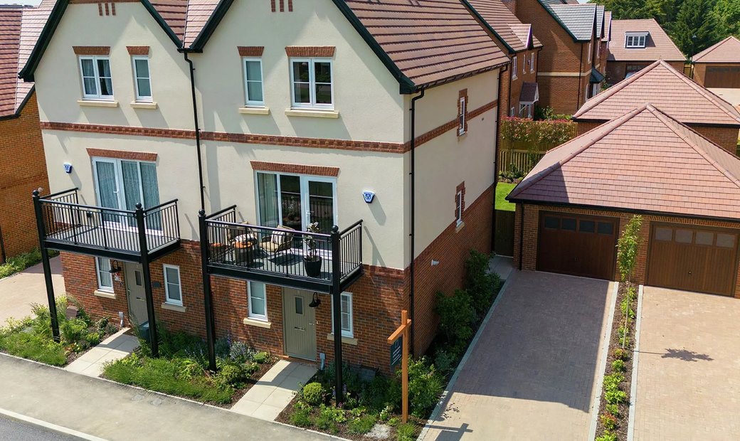 Exquisite Homes In Warfield Surrounded By In Warfield, England, United ...