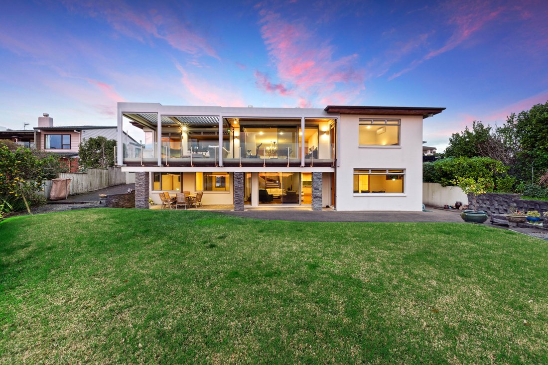 Exquisite And Elegant Waterfront Residence In Auckland, Auckland, New ...