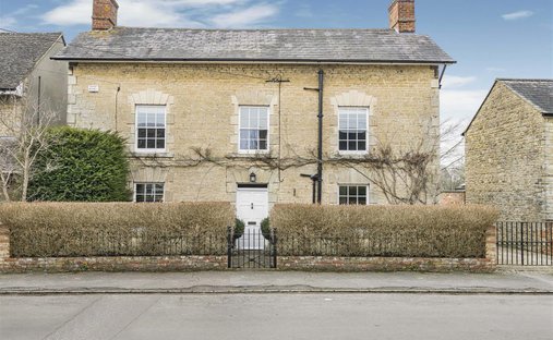 Maisons de luxe à vendre à Fritwell, Angleterre, Royaume-Uni | JamesEdition