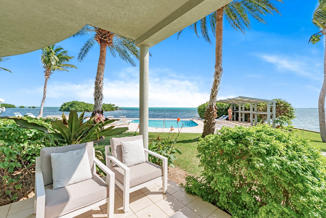 Turtle Cove Oceanfront In George Town, George Town, Cayman Islands For ...