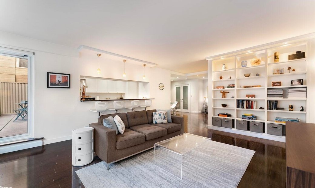 Fully Renovated Split Two Bedroom On The In New York, New York, United ...