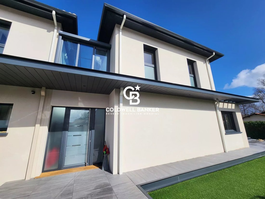 La Brède House In La Brède, Nouvelle Aquitaine, France For Sale (15267465)