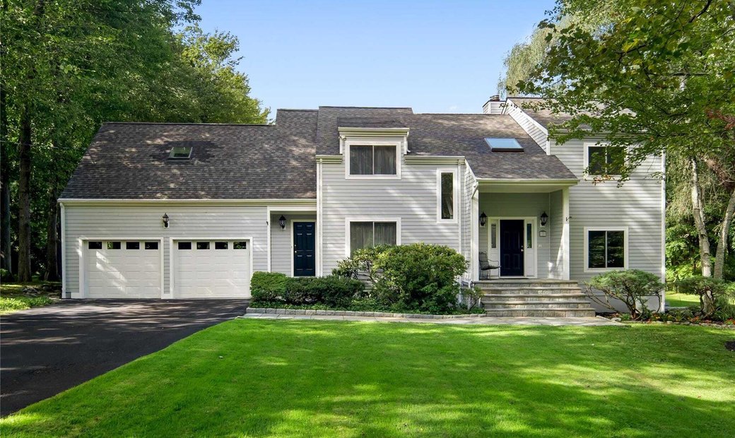 Impeccable Post Modern Colonial Home In Greenwich, New York, United ...