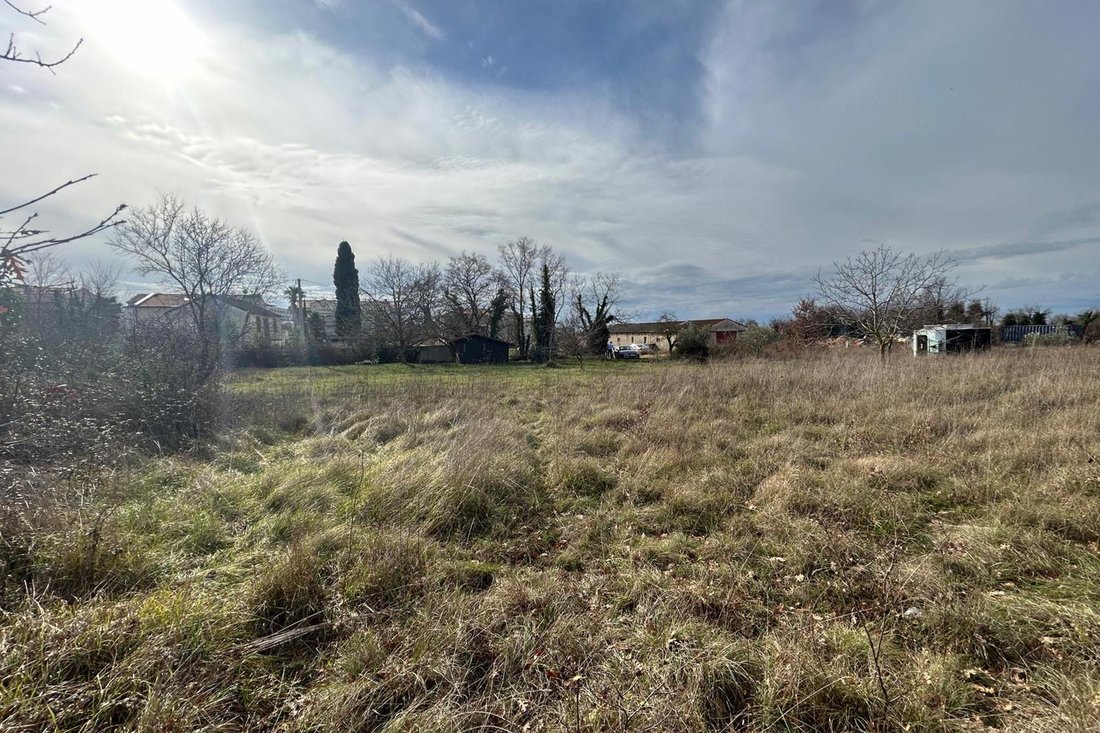 Poreč, Veli Maj, Large Building Plot 1975 M² Of En Poreč, Istria ...