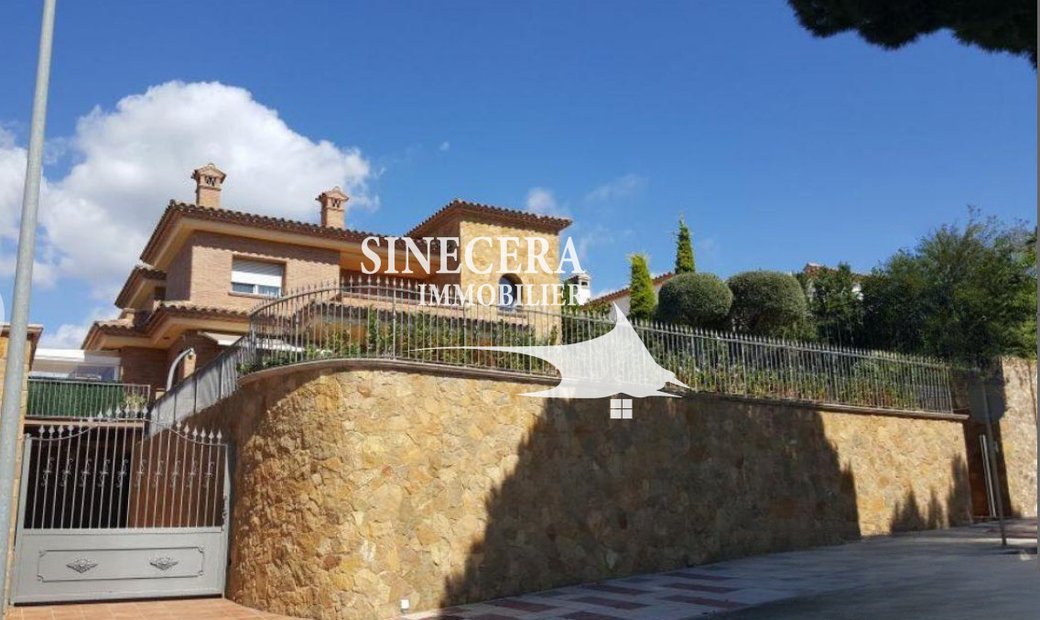 In A Residence Nestled In The Heart Of Playa D'aro, In Platja D Aro ...