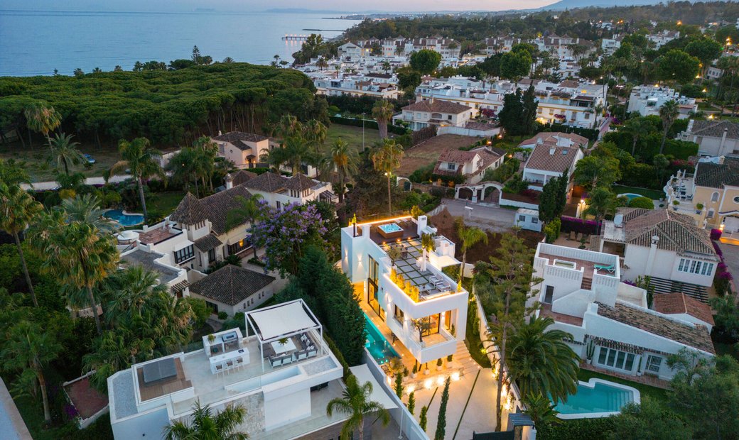 Exquisite 5 Bedroom Villa In Gated Community In Marbella, Andalusia ...