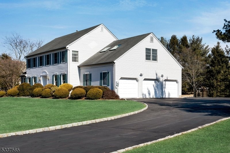 5 Bedrooms Single Family Detached In Basking Ridge, New Jersey, United ...