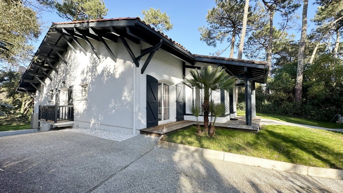 Belle Villa Landaise De Type T6 De 166 In Hossegor, Nouvelle Aquitaine ...