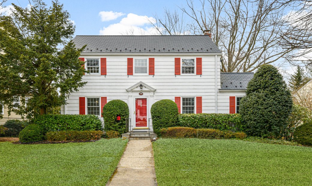 Charming Rye Neck Colonial In Mamaroneck, New York, United States For ...