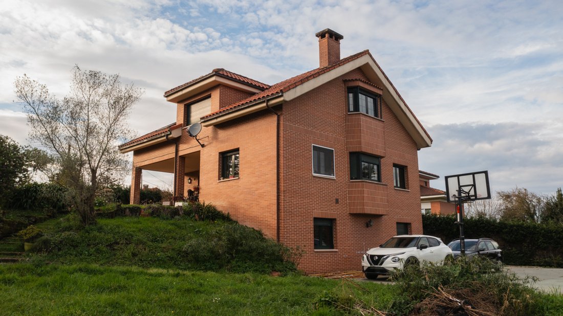 Casa En Venta Zona Deva Gijón In Castiello Bernueces, Spain For Sale ...