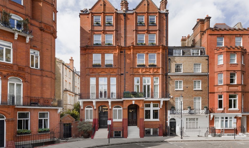 One Of A Kind Duplex Apartment In The Heart In London, England, United ...