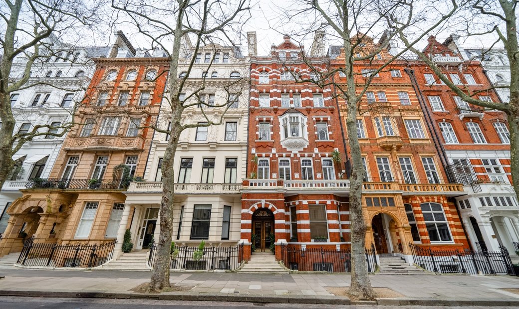 Impeccably Finished Duplex Apartment In A In London, England, United ...