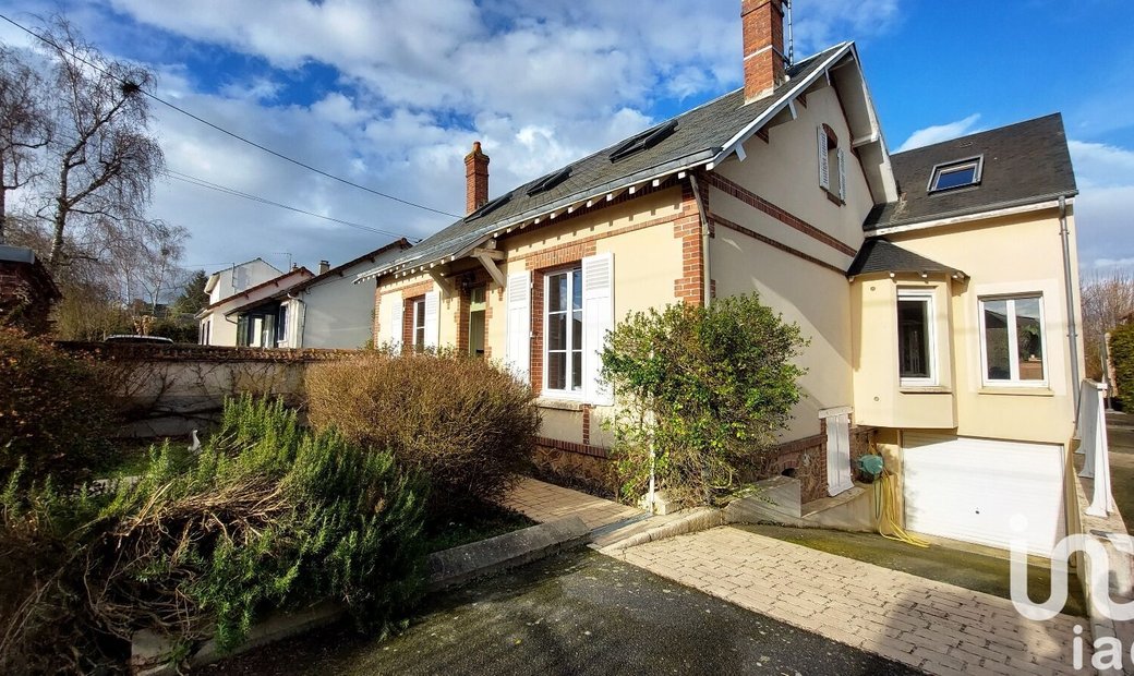 Vente Maison Traditionnelle 8 Pièces In Lèves, Centre Val De Loire ...