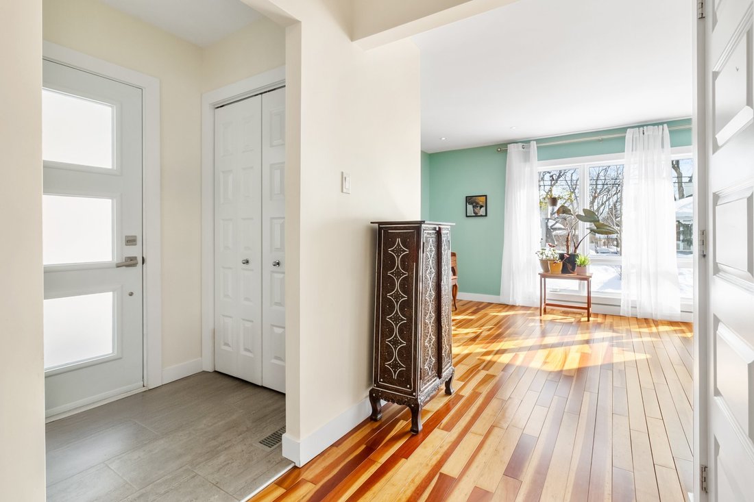 Saint Lambert, Québec In Saint Lambert, Quebec, Canada For Sale (15287540)