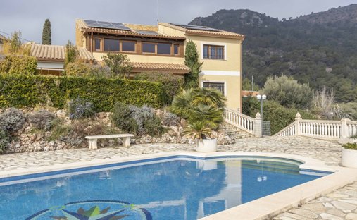Luxury chalets with terrace for sale in Serra, Valencia, Valencian ...