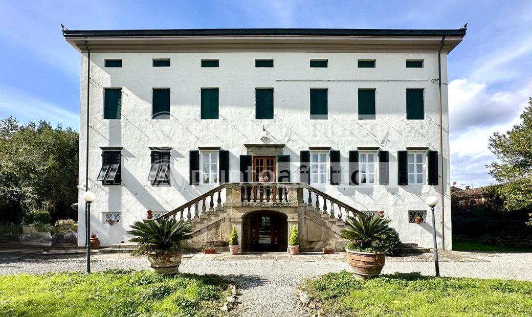 Villa In Vendita A Capannori(lu) In In Corte Franceschini, Tuscany ...
