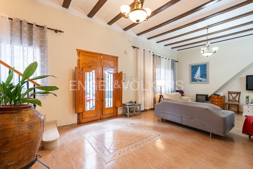 Wonderful Typical House In Cabañal With In Valencia, Valencian ...
