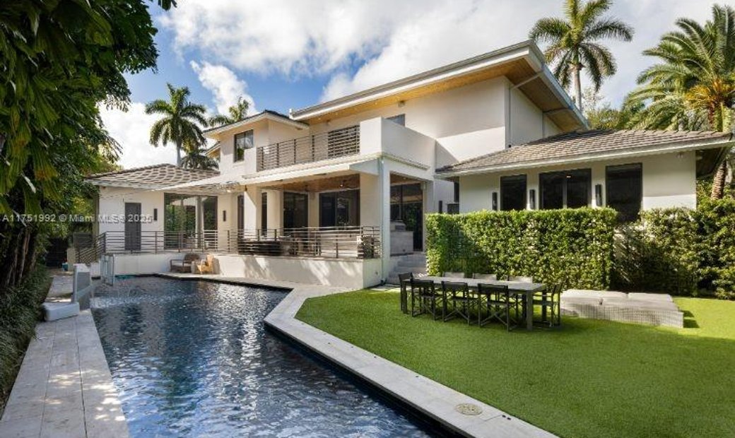 7 Bedrooms Single Family Detached In Miami Beach, Florida, United ...