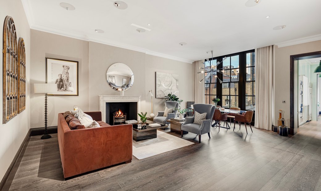 Impeccably Finished Apartment In The Heart In London, England, United ...