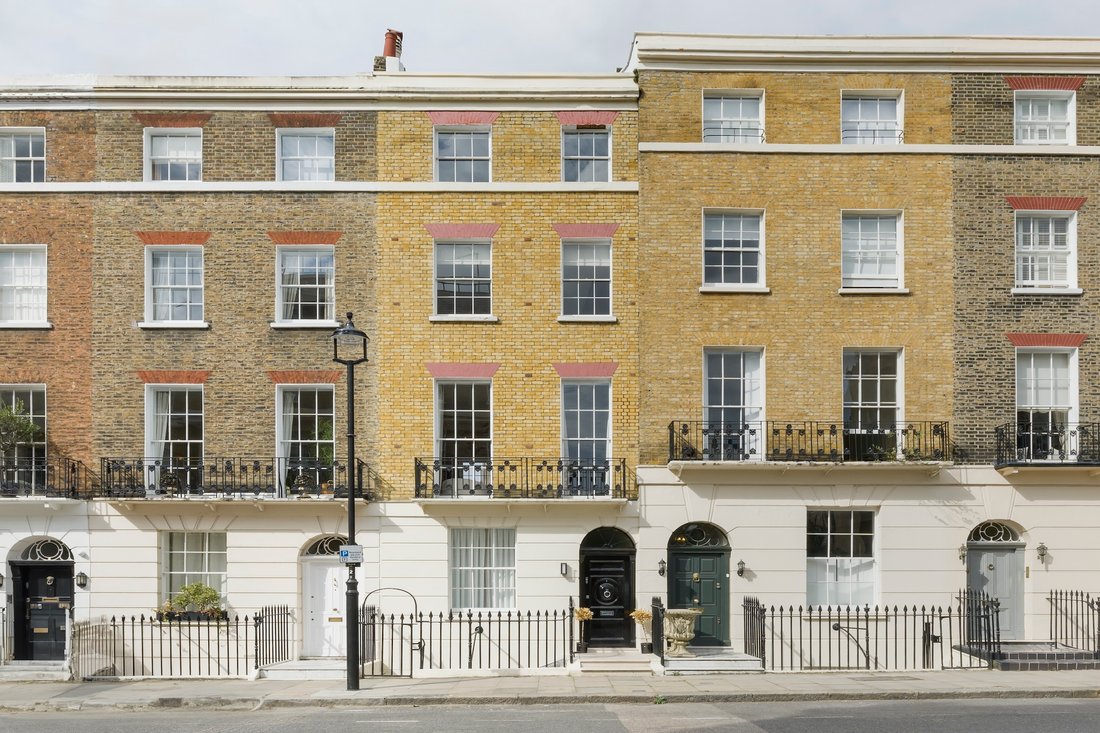 Recently Renovated Traditional Townhouse In London, England, United ...