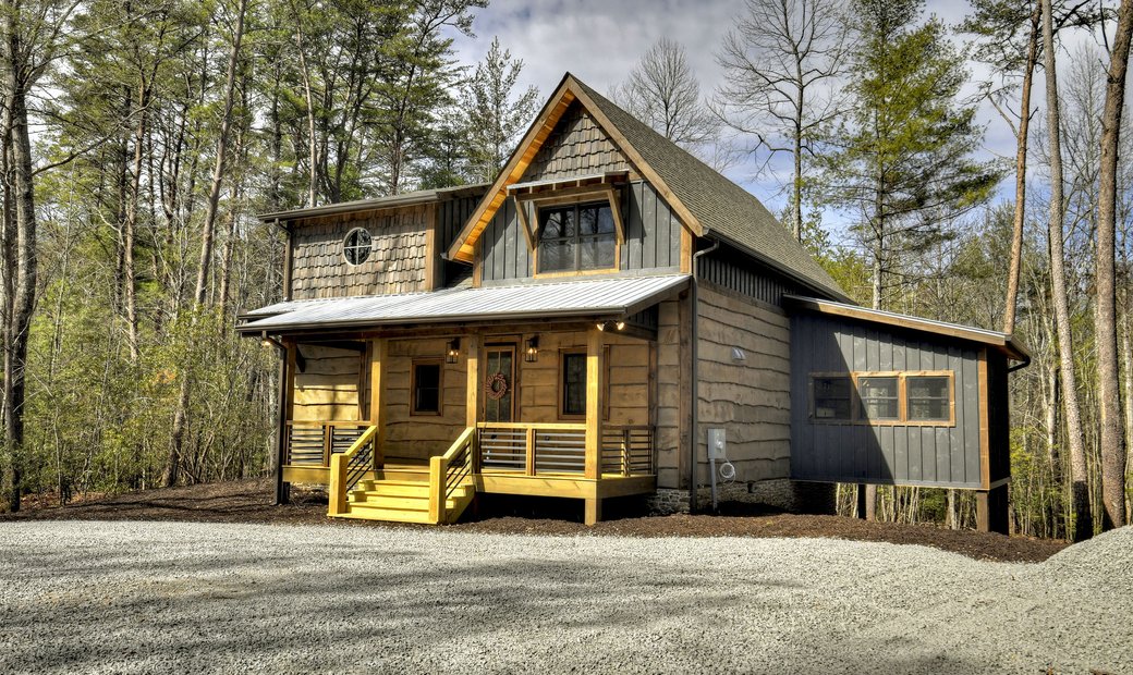Rustic Charm Meets Modern Luxury In Blue Ridge, Georgia, United States ...