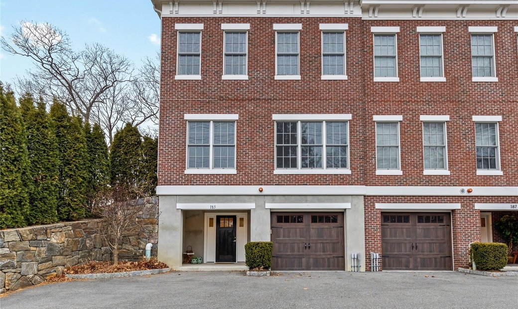 Exceptional Townhouse In The Heart Of In New Rochelle, New York, United ...