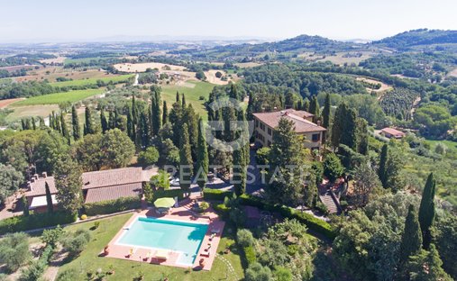 Luxury renovated villas for sale in Chiusi Scalo, Tuscany, Italy ...