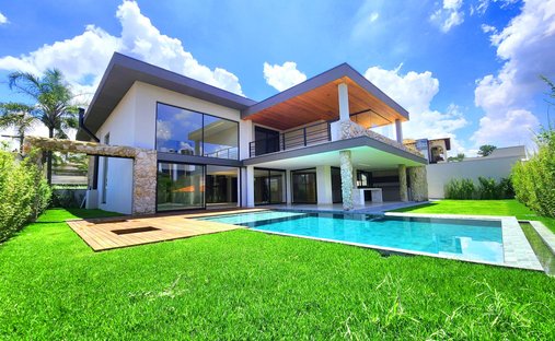 Luxury homes for sale in Alphaville Residencial Um, State of São Paulo ...