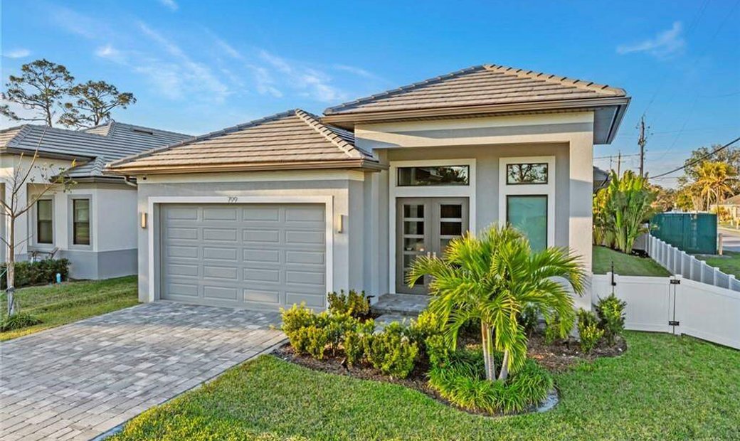 Luxury And Convenience In Naples Park In Naples, Florida, United States ...