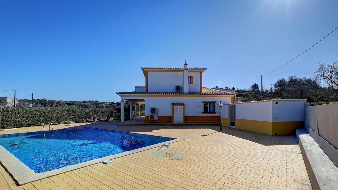 Large House Divided Into Two Dwellings In Porches, Faro District ...