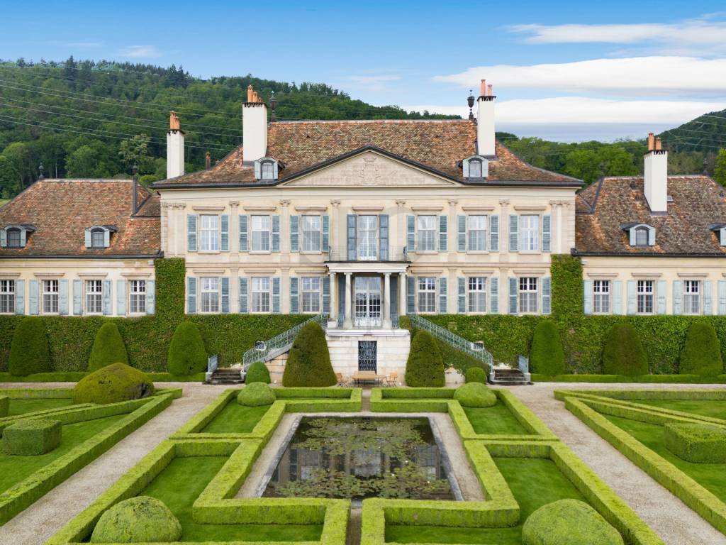 Château De Vincy An Exceptional Estate With A In Gilly, Vaud ...