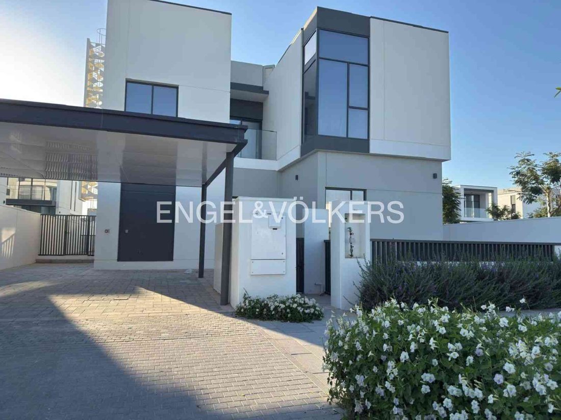 Corner Villa L Brand New L Vacant L Open Plan In Dubai, United Arab ...