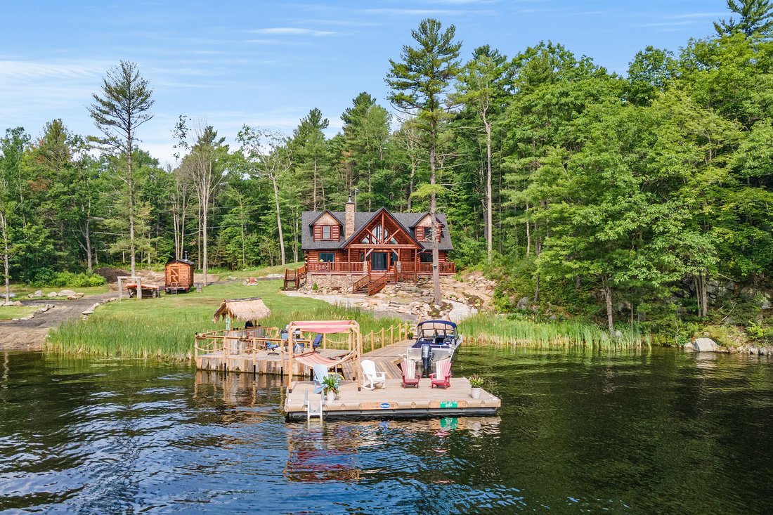 Go Home Lake Log Cottage In Georgian Bay, Ontario, Canada For Sale ...