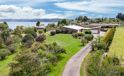Luxury coastal homes for sale in Tikitere, Rotorua, Bay of Plenty, New ...