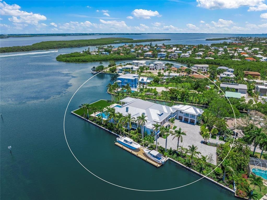 6 Bedrooms Single Family Detached In Longboat Key, Florida, United ...
