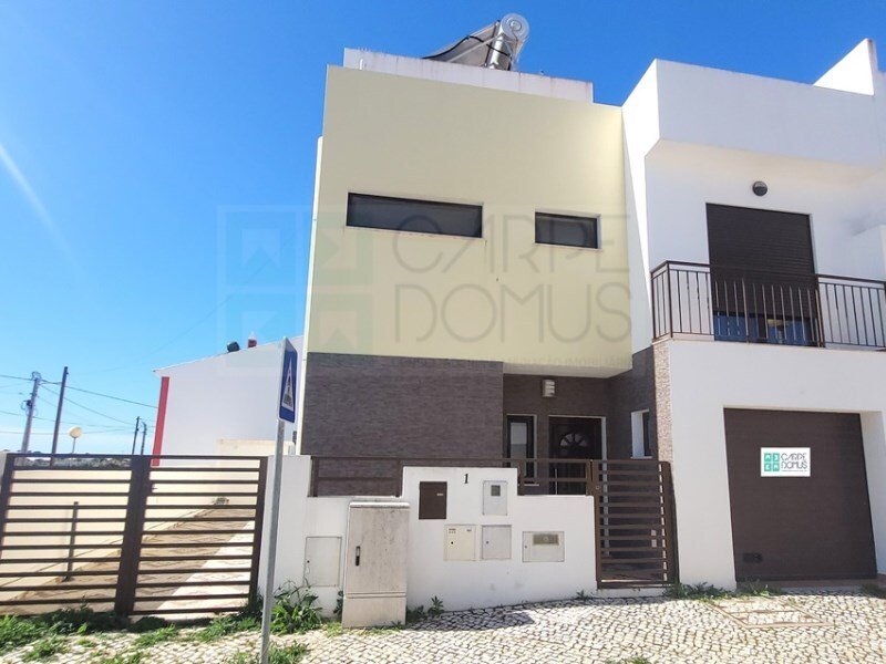 Modern 3 Bedroom Villa With In Vila Nova De Cacela, Faro District ...