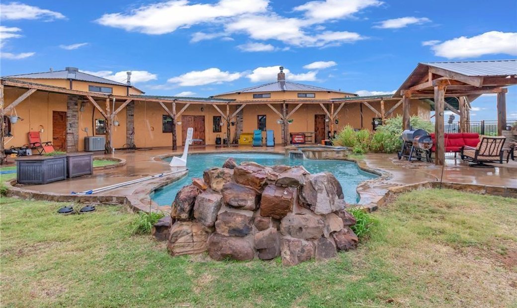 5 Bedrooms Single Family Detached In Mulhall, Oklahoma, United States ...